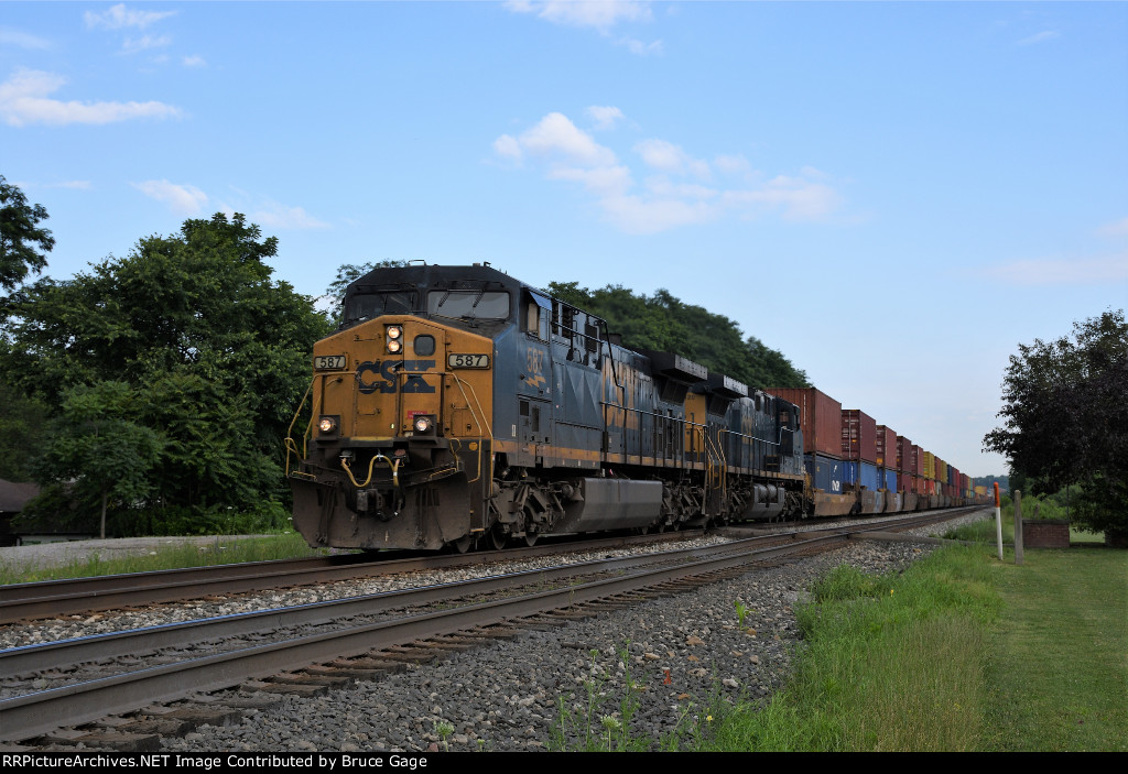 CSX 587